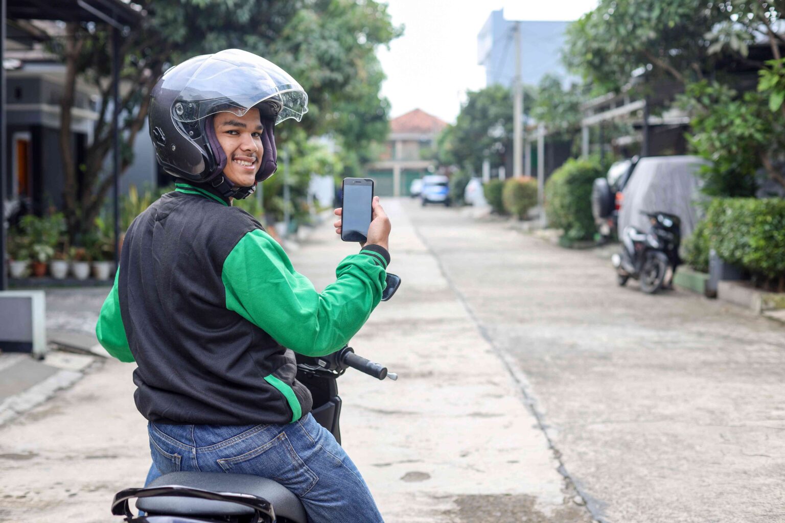 Grab Or Gojek In Bali? Comparing The Two Biggest Ride Hailing Apps In ...
