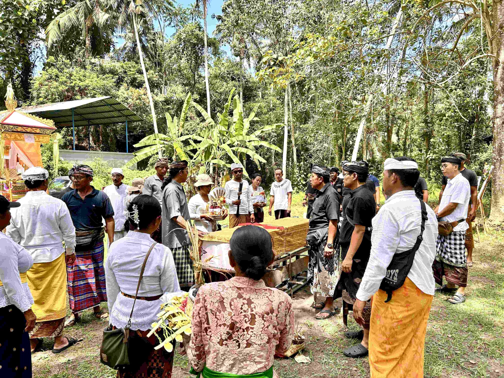 Attending Ngaben Balinese Cremation Ceremony: Cultural Guide
