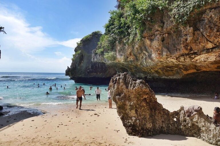Bingin Beach: Guide To The Hipster's Favourite Balinese Beach