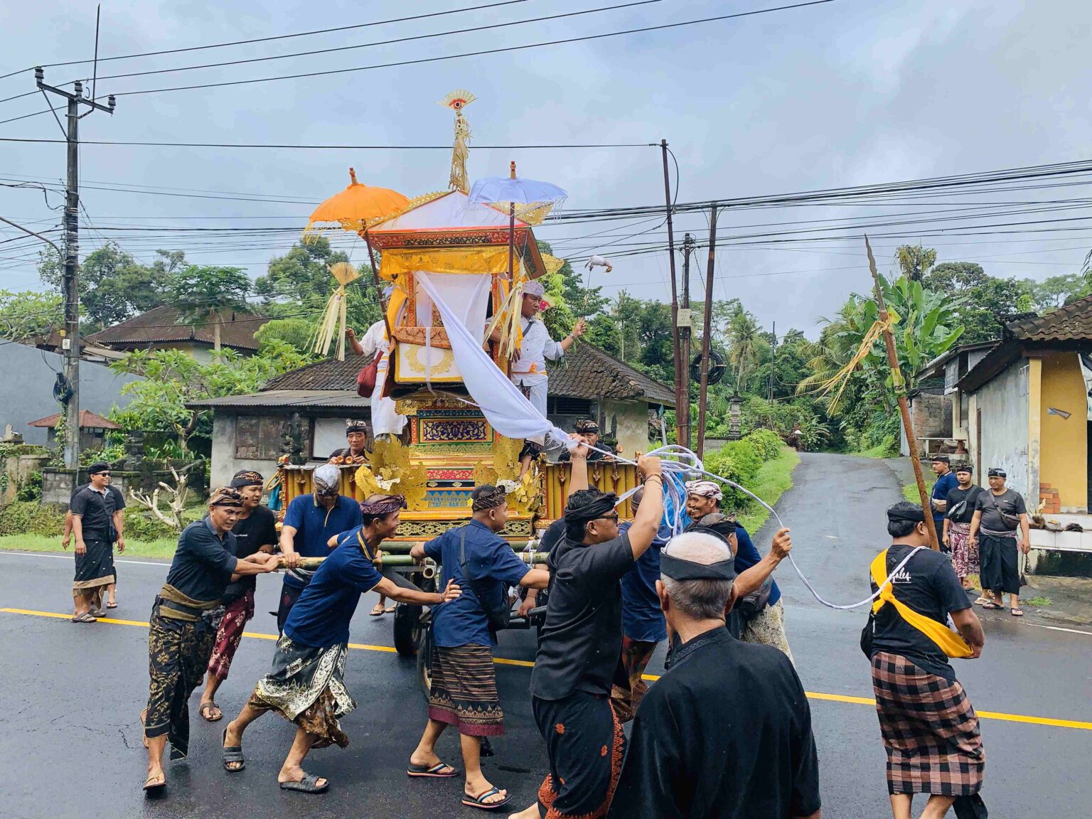 Attending Ngaben Balinese Cremation Ceremony: Cultural Guide