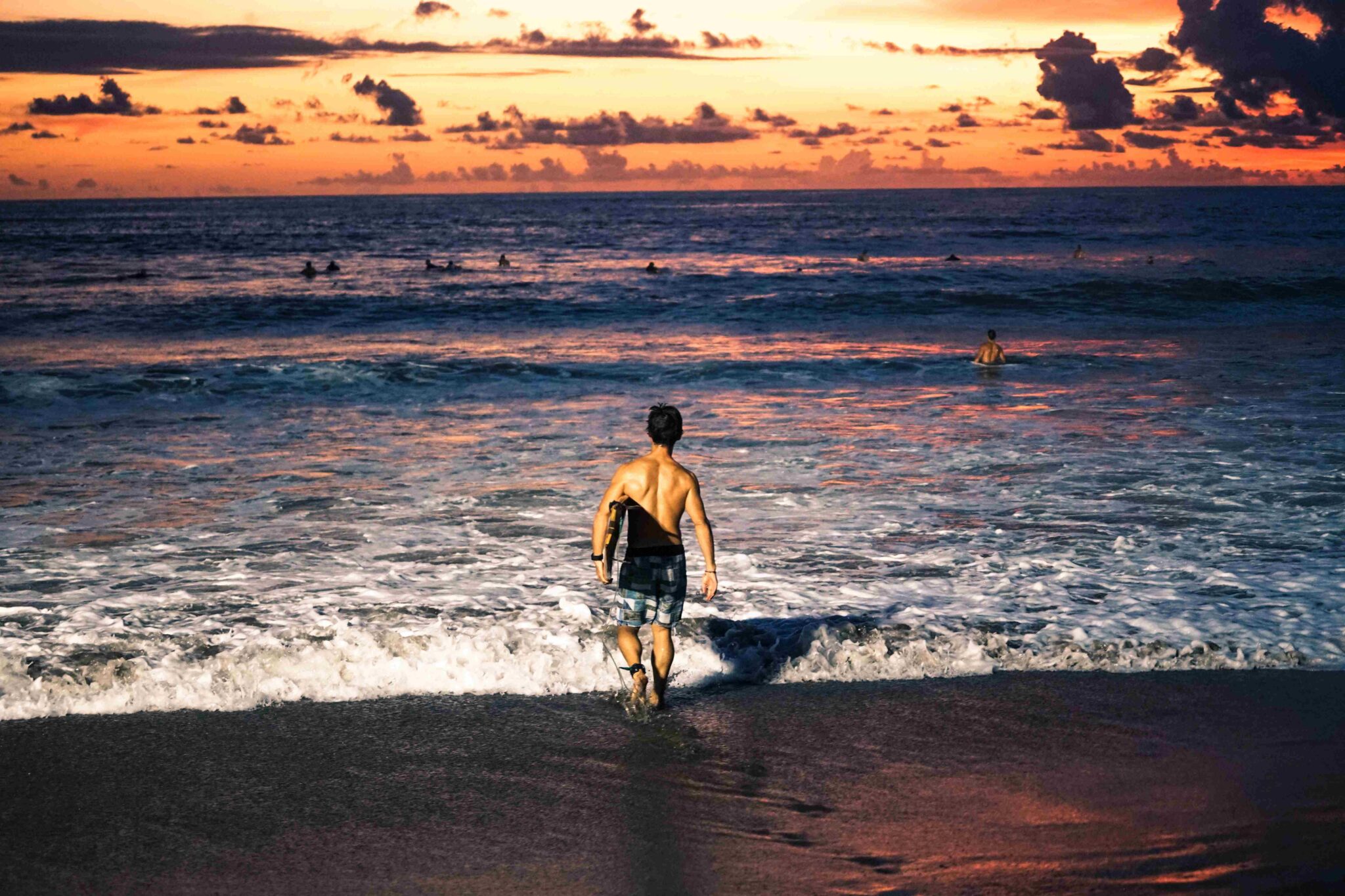 Night Surfing Bali: Floodlit Waves Where The Surf Never Sleeps